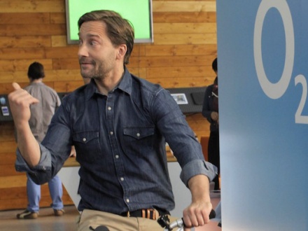 O2: Objevujte teď a tady / Jiří Havelka | Národní galerie reklamy