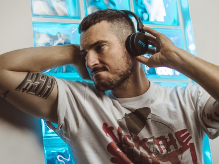 Niceboy: Niceboy / DJ Mike Trafik | Národní galerie reklamy